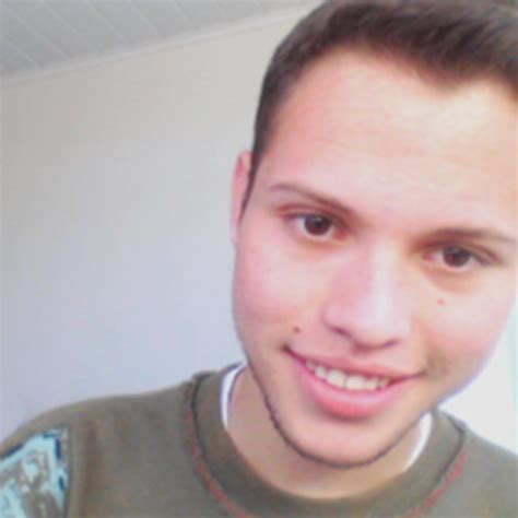 thumbs pro Quando ficam elogiando a pessoa que você não gosta