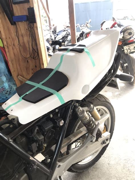 ホンダ CB400SF NC31 シングルシートカウル 才谷屋 レース スーパーフォア 品 付属品あり シート カウル カフェ レーサー リア