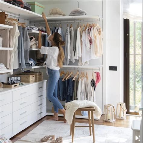 Descubrir 52 Imagen Que Ropa Tener En El Armario Mujer Abzlocal Mx