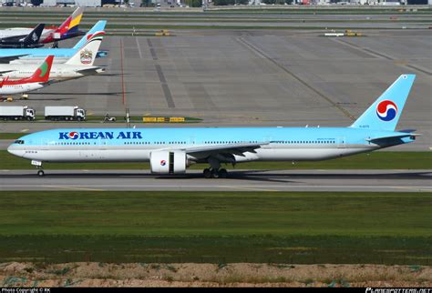 HL8275 Korean Air Boeing 777 3B5ER Photo By Yui F ID 881490