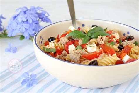 Pasta Fredda Con Tonno E Pomodorini Ricetta Perfetta Per L Estate