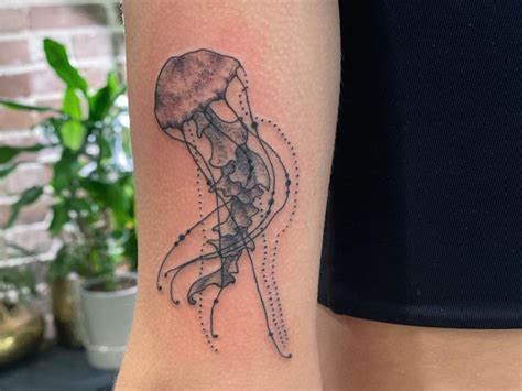 Details Jellyfish Tattoo Simple Super Hot In Coedo Vn