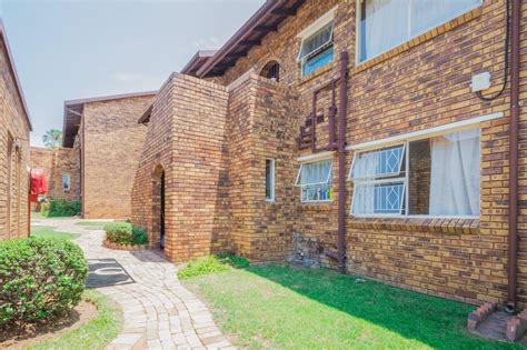 Bedroom Apartment Flat For Sale In Buccleuch P