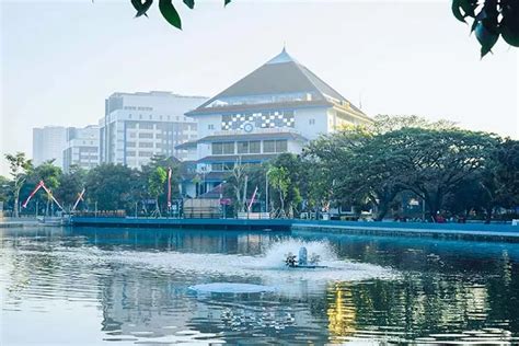 7 Top Rekomendasi Universitas Terbaik Di Surabaya UNAIR Atau ITS Yang