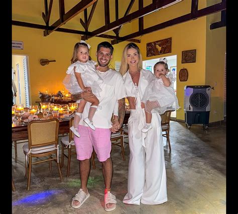 Foto Virg Nia Fonseca Casada Z Felipe Desde E Casal Tem