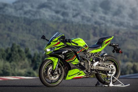 Kawasaki Ninja Zx R Lan Ada Motor De Cc Cilindros E