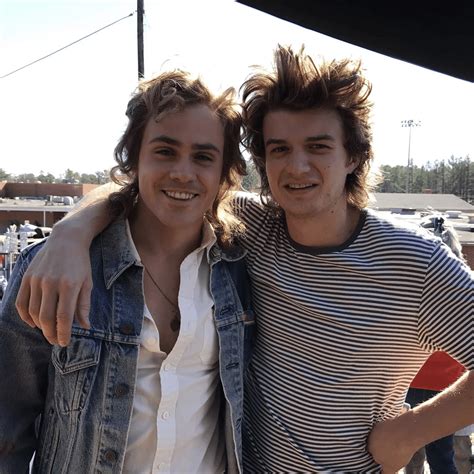 Joe Keery I Billy Hargrove Na Planie 2 Sezonu Stranger Things Rgalaktykawkropki
