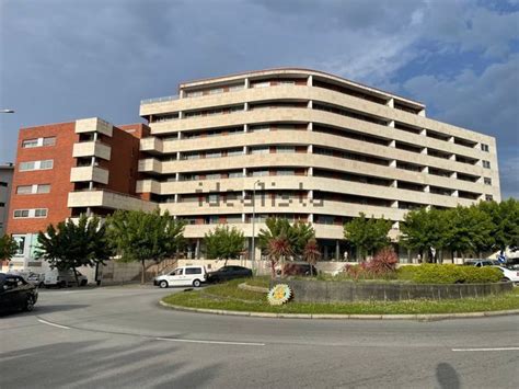 Apartamento T2 à venda na avenida Doutor Mário Soares 810 Cimo da