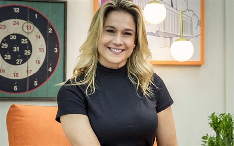 Relembre A Trajet Ria De Fernanda Gentil Na Tv Globo Celebridades O Dia