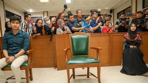 5 Fakta Terkuaknya Alasan Ria Ricis Dan Teuku Ryan Cerai Dokumen