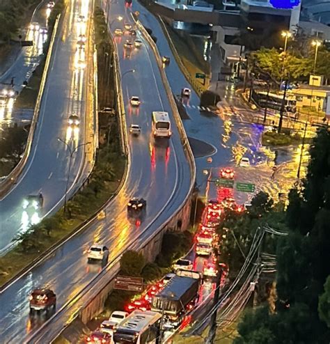 Forte Chuva Causa Diversos Alagamentos Em Caxias Do Sul Radio Solaris
