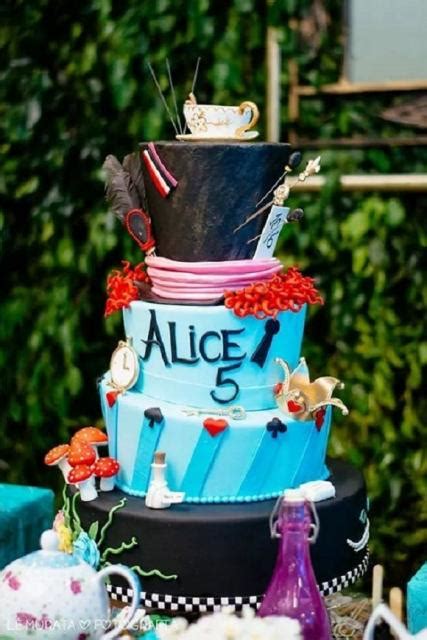 Bolo Alice no País das Maravilhas 40 Modelos Lindos para se Inspirar