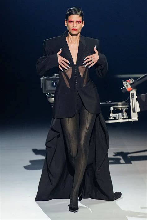 Thierry Mugler Automne Hiver 2023 2024 Runway Magazine RUNWAY