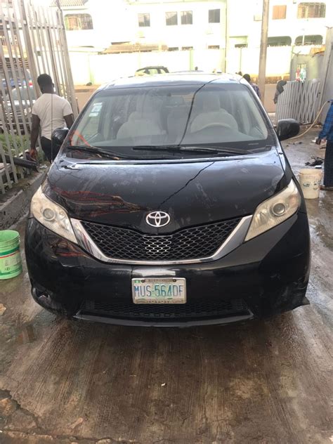Nigerian Used Toyota Sienna 2011 2 850m 2 850m Autos Nigeria