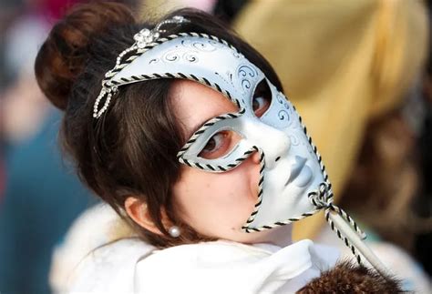 Carnaval De Venecia La Historia Detr S De Las Lujosas Y Complejas