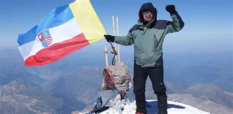 Dwaj mieszkańcy świętokrzyskiego zdobyli Elbrus najwyższy szczyt