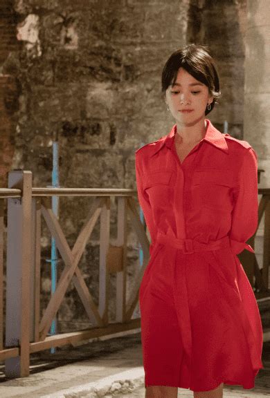 8 Fashion Song Hye Kyo Yang Paling Bikin Memukau Cantik Setiap Saat
