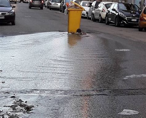 Reggio Calabria Grossa Perdita D Acqua In Via Don Orione FOTO