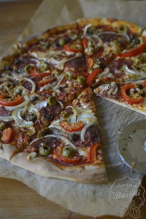 Ciasto na pizzę zobacz przepis na chrupiącą pizzę z peikarnika