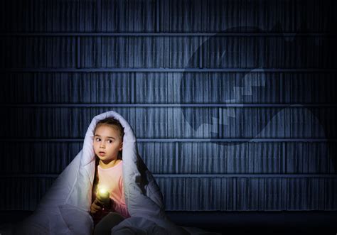 Cómo puedo ayudar a mi hijo si le teme a la oscuridad