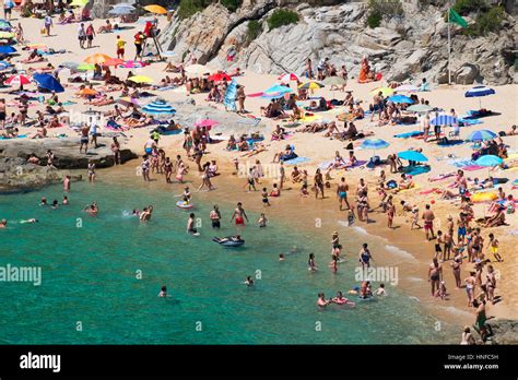 Der Fkk Strand Von Playa Cala Sa Boadella Am Stadtrand Von Lloret De Mar In Spanien