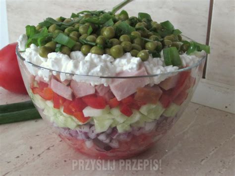 Sałatka z serkiem wiejskim przepis PrzyslijPrzepis pl