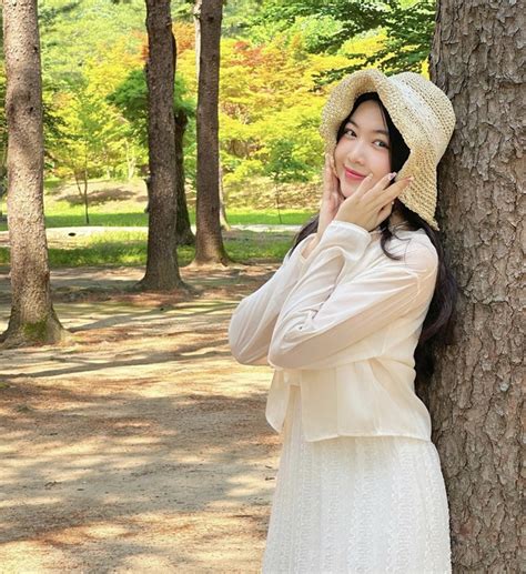 Con gái MC Quyền Linh khoe nhan sắc trong veo và thần thái như nàng