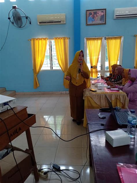 Galeri Foto Pertemuan Peningkatan Kapasitas Kader Kesehatan Lansia