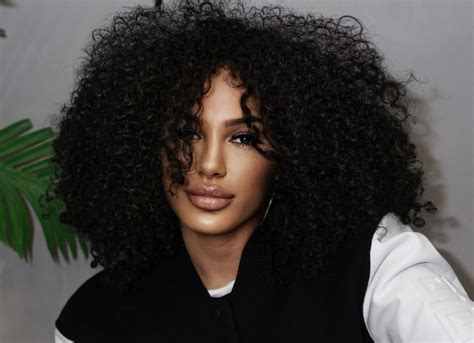 Afro Latina Pr Expert Esmeralda Baez Talks De Stressing Fashion And New Book Sheen Magazine