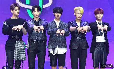 Txt S Hueningkai Confesses He Grew Cm Since His Trainee Days And Here