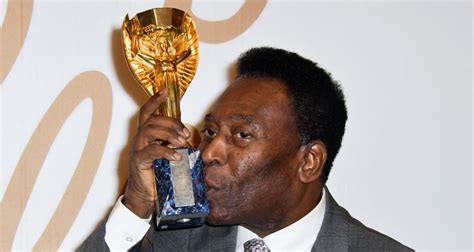 Coupe du monde Pelé rend hommage à Messi Mbappé et au Maroc