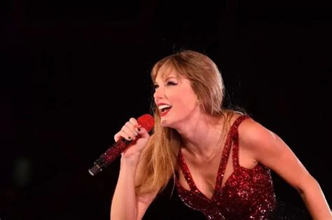 Taylor Swift ganha homenagem projeção no Cristo Redentor Dia Online