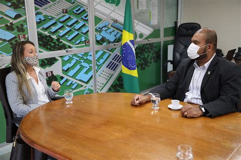 Portal UFS Reitor empossa a professora Sueli Pereira como pró reitora