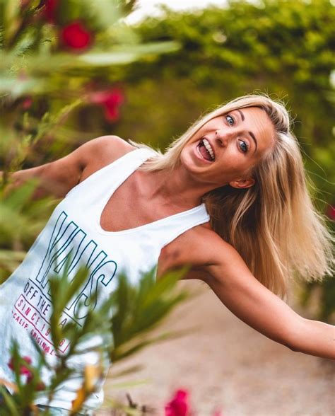 Leonie Pur Biography Born2gamer