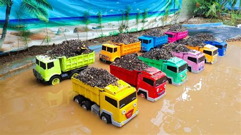 Membersihkan Mobil Truk Tronton Pasir Dan Menemukan Beko Bulldozer