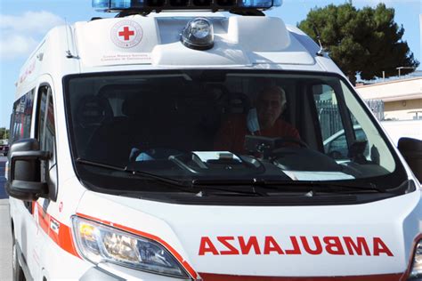 Incidente A Fiumicino Scontro Tra Auto E Moto Un Morto Lettera43
