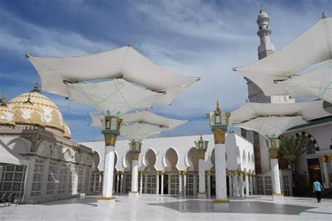 Gak Usah Jauh Jauh Ke Arab Inilah Masjid Ar Rahman Blitar Dengan