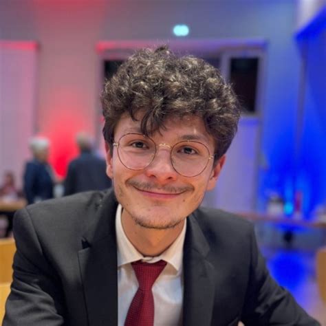 Arthur Prof d aide aux devoirs 16CHF h 2 avis 1 élèves accompagnés
