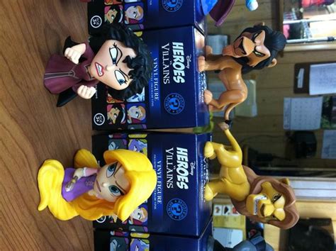Review Disney S Heroes Vs Villains Mystery Minis Ht Exclusive Case
