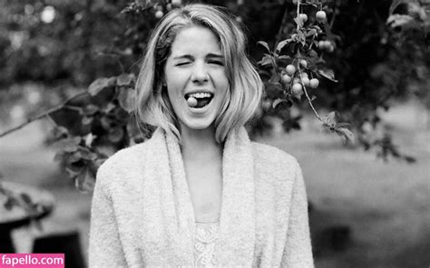 Full Video Emily Bett Rickards Nude Leaks OnlyFans I Nudes Celeb Nudes