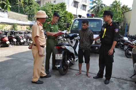 Hải Dương Bắt kẻ trộm xe SH khi người dân quên rút chìa khóa