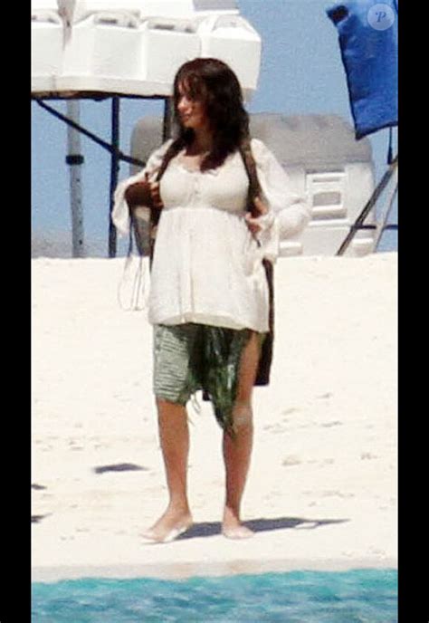 Photo Penélope Cruz sur le tournage de Pirates des Caraïbes Purepeople