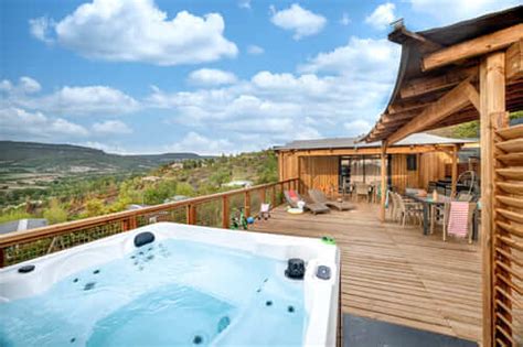 10 Campings Avec Jacuzzi Privatif