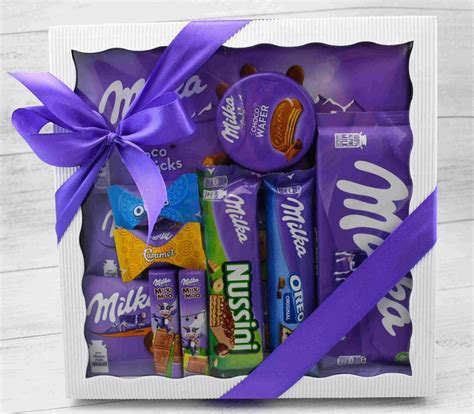 Zestaw prezentowy kosz słodyczy Milka box na prezent Sklep Szafirowy