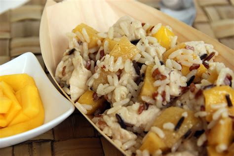 SALADE DE RIZ SAUVAGE À LA MANGUE ET AU POULET