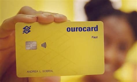 Sem anuidade BB oferece cartão de crédito Ourocard Fácil diversas