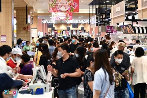 Trung tâm thương mại ở Hà Nội đông đúc khách ngày nghỉ lễ HIỆP HỘI