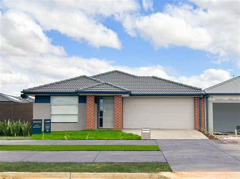 VISIT OUR BRAND NEW DISPLAY 1330 LEAKES ROAD ROCKBANK MORE