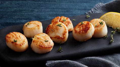 Seared Scallops With Garlic Basil Butter True North Seafood