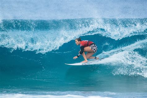 De virada Carissa Moore bate Tyler Wright e é a campeã do Pro Pipeline